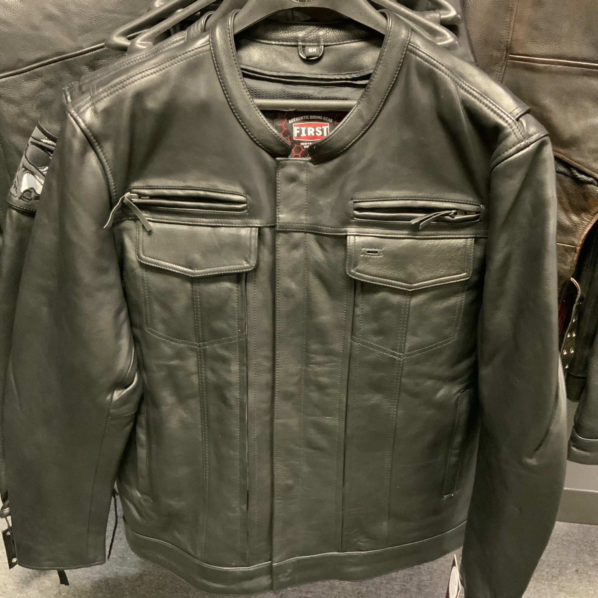 Raider black | Asphalt jack’s leathers